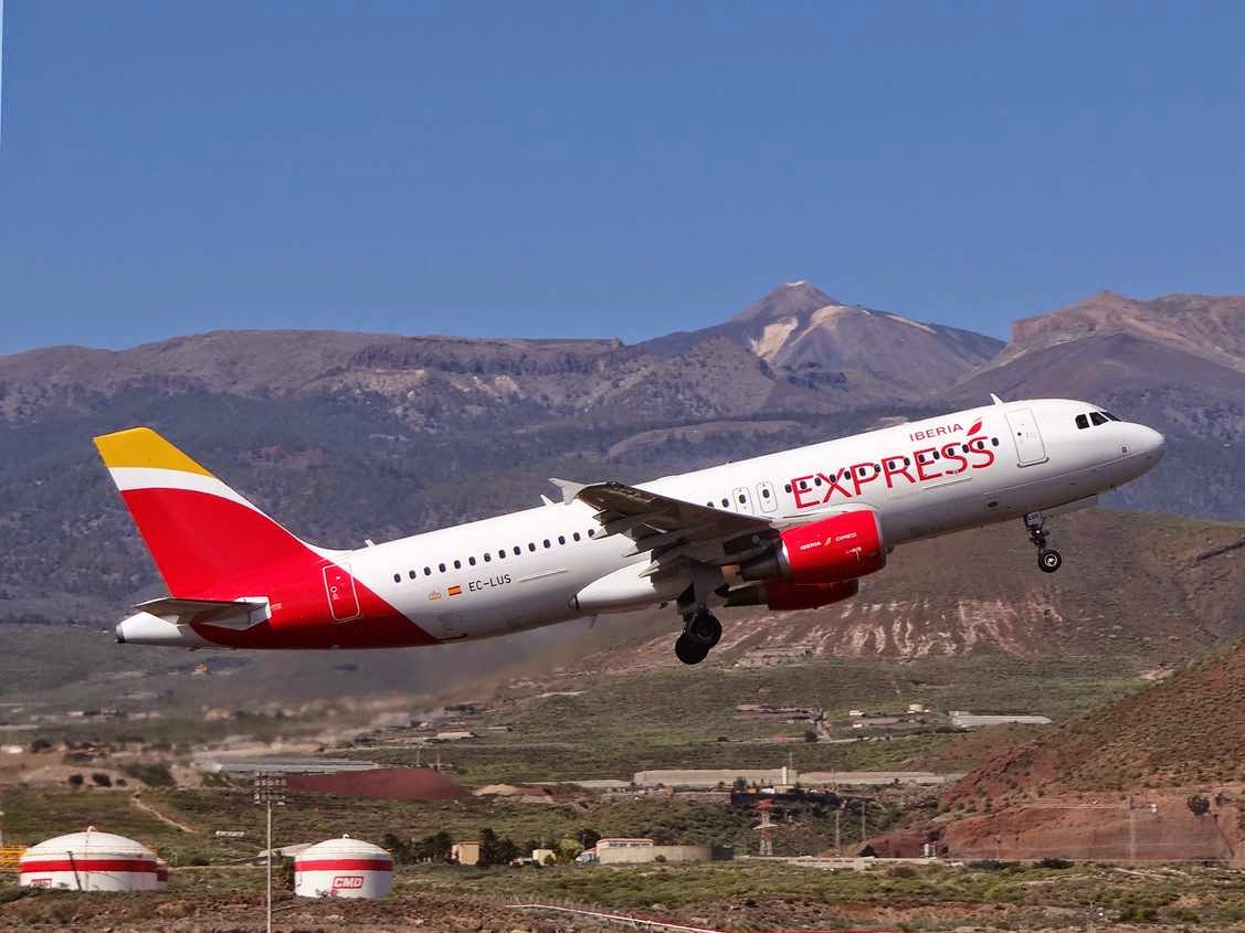 Flyingphotos Magazine News: Iberia Express to set up second base next year